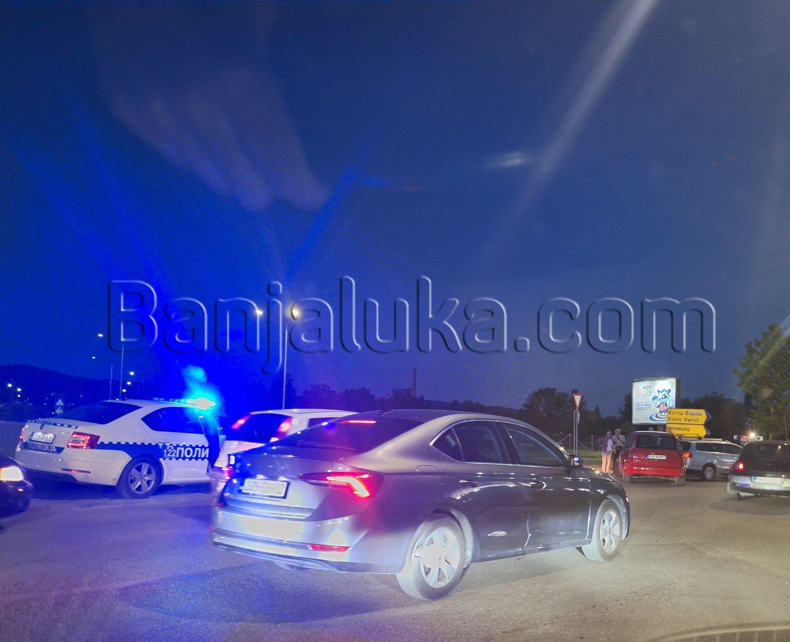 Gužve u saobraćaju nakon sudara kod tržnog centra Delta (Foto)