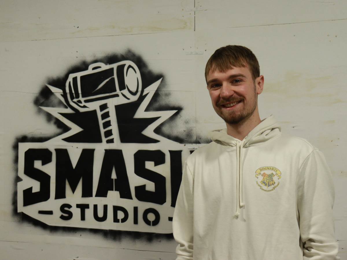 Oslobodite se stresa na zabavan način: U Banjaluci se otvara soba za razbijanje “Smash Studio ...