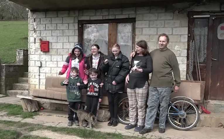 Pozovimo 17763: Marko iz Ribnika ima samo jednu želju- da zajedno sa ...