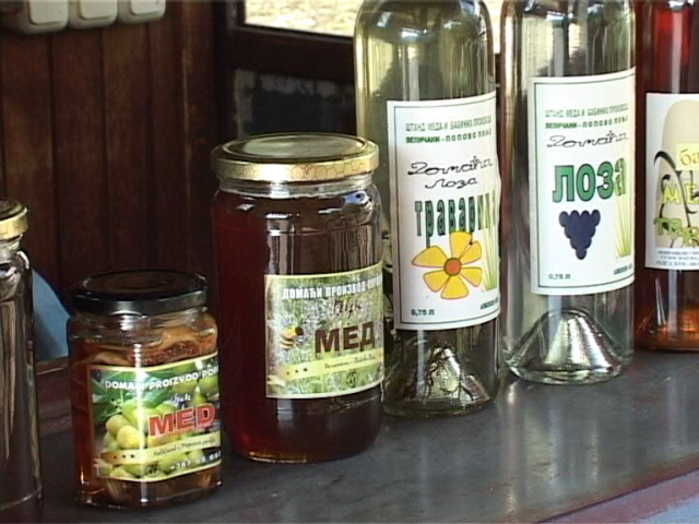 Na “Babinom štandu” nema šta nema – prije kupovine degustacija obavezna ...