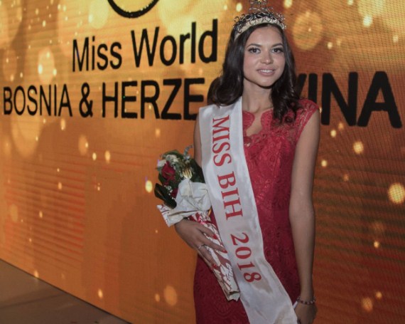 Izabrana nova Miss BiH: Anđela Paleksić predstavljaće našu zemlju u ...