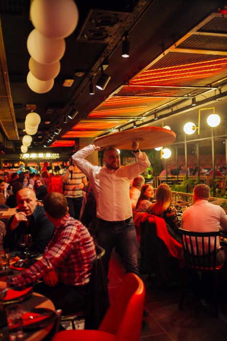 Bizarre Diverse bar obara rekorde posjećenosti (Foto)