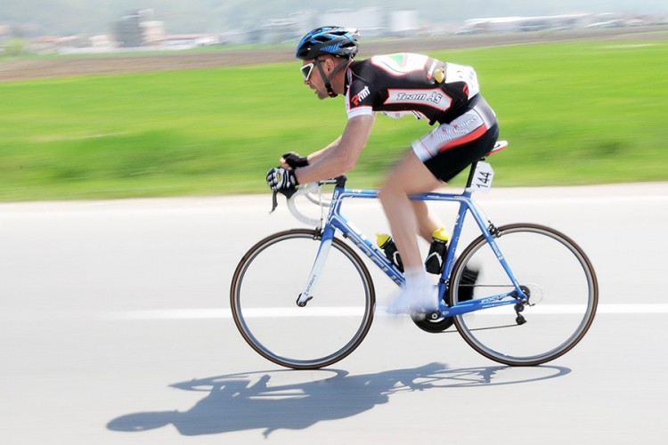 Vozio bicikl 280 kilometara na sat