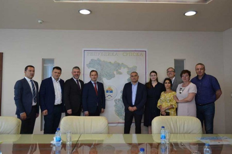 Ruski stručnjaci izvodiće operacije na UKC-u RS