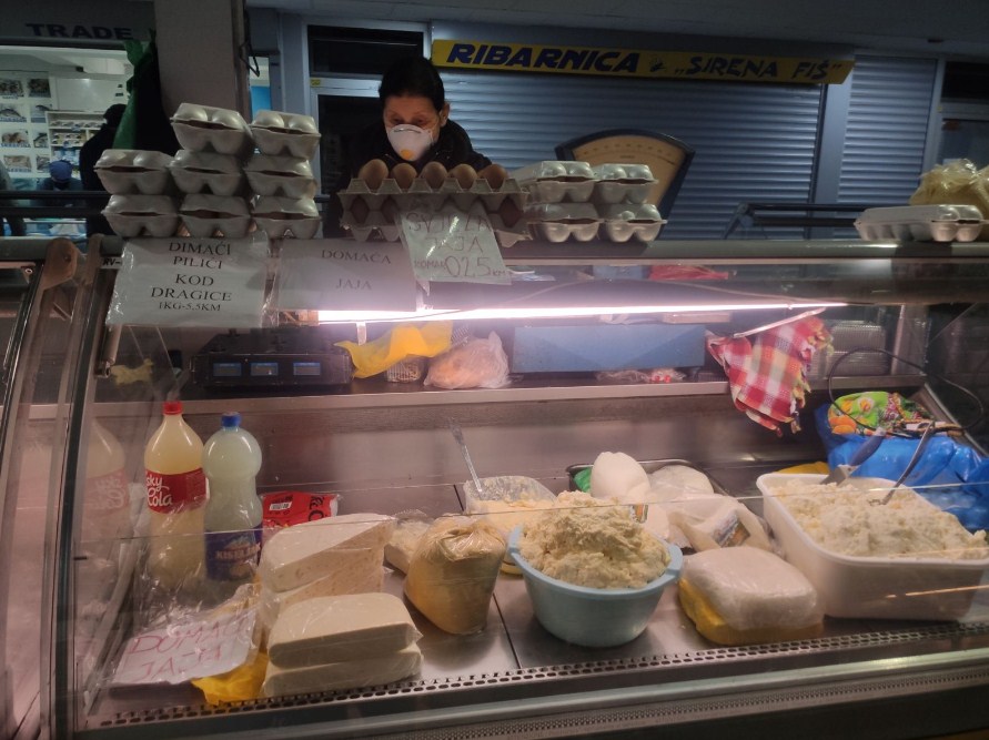 Na Tržnici u ponudi lukovina, jaja i svježa riba