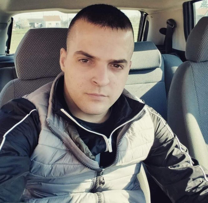 Humoristi iz Gradiške nasmijavaju sugrađane u doba korone