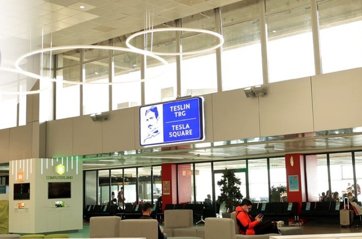 Grom oštetio pistu, obustavljeni letovi na aerodromu u Beogradu