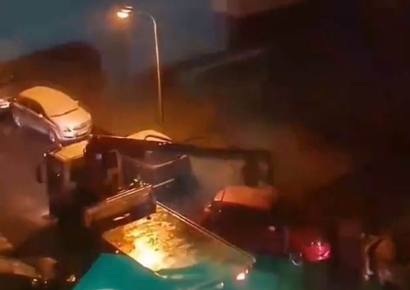 Bahati vozač izazvao haos u Banjaluci: Parkirao na sred ulice i – nestao (Video)