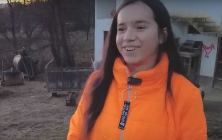 Emina ima samo 16 godina, a gaji bikove i ide na koridu (Video)