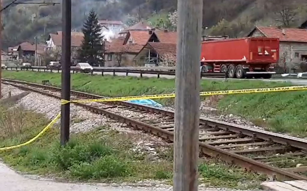 Voz usmrtio djevojčicu: Prvi snimci sa mjesta tragedije (Video)