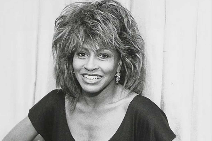 Jedna od posljednjih fotografija Tine Tarner pokazuje kako se hrabro ...