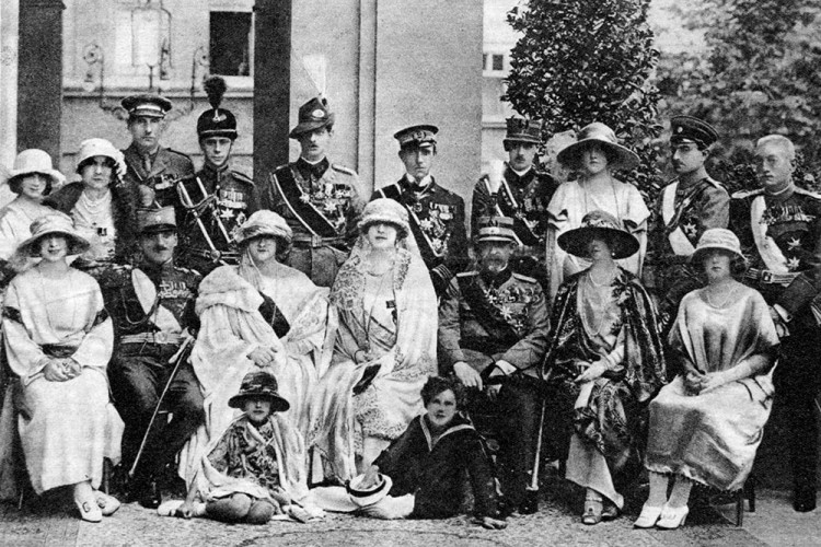 Ko nosi ovo prezime ima “plavu krv”: Moguće je da imate plemićko ...