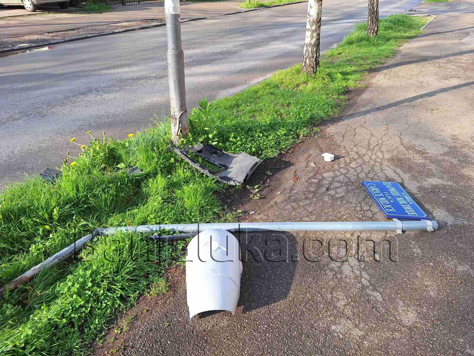 Ponovo oborena tabla sa nazivom ulice u Obilićevu (Foto)
