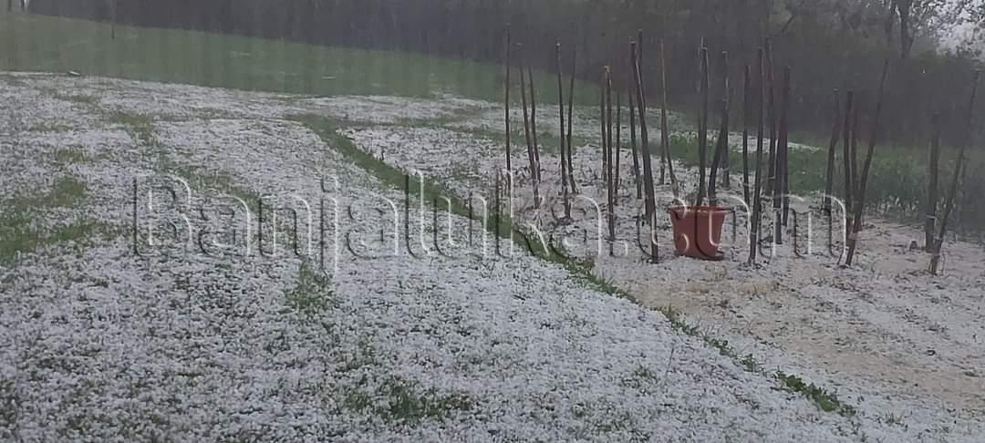 Jako nevrijeme pogodilo Banjaluku, u Kolima grad veličine lješnjaka ...