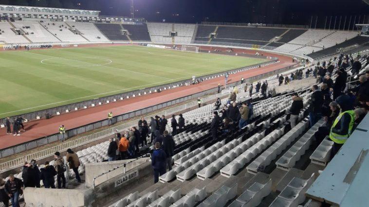 Pogledajte kako izgleda stadion Partizana pred početak derbija (Video)