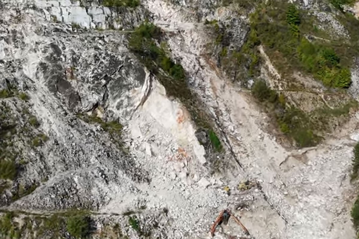 Kako danas izgleda kamenolom u Donjoj Jablanici (Video)