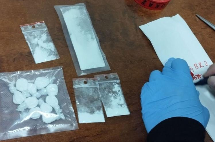 Hapšenje u Prijedoru, oduzeti kokain i pištolj