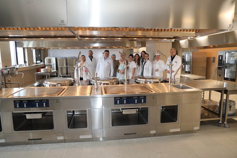 Renovirana kuhinja na UKC RS