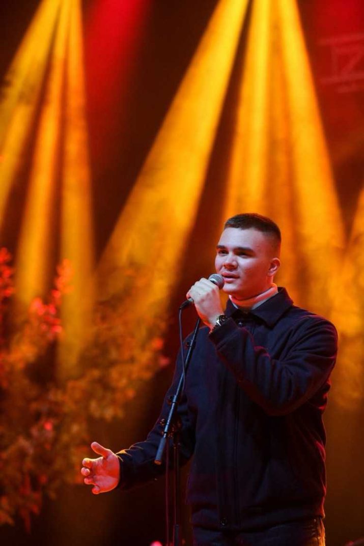 Danilo iz Banjaluke očarao na “Balkan festu”: Pjevanjem pobijedio astmu